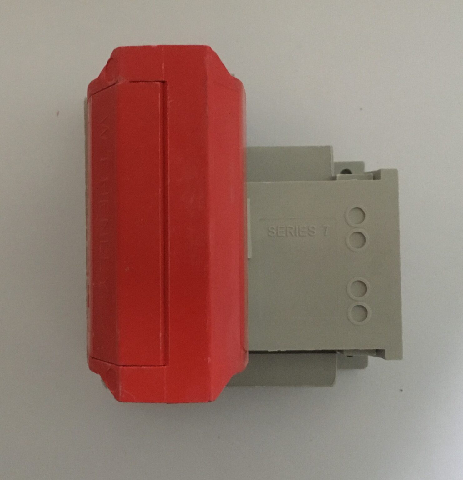 WT HENLEY 54361-05 SERIES 7 RED SOLID LINK ISOLATOR